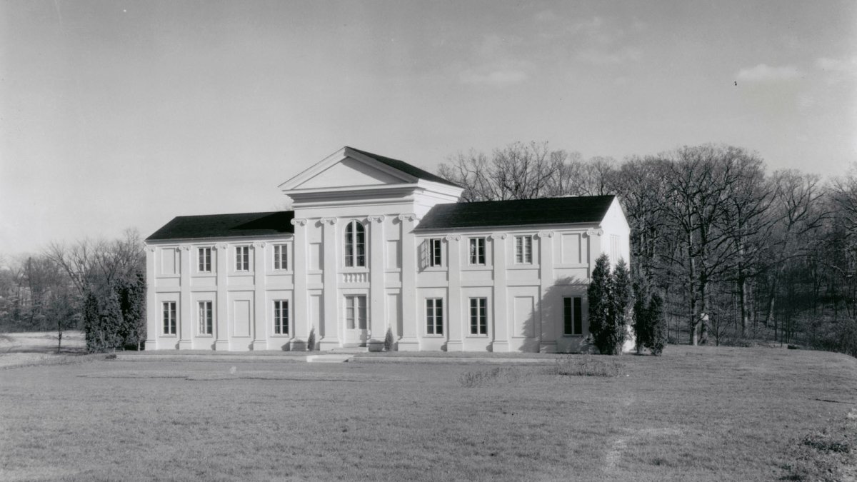 Hidden in Plain Sight: A 360-Video Tour of the Austin House in Hartford ...