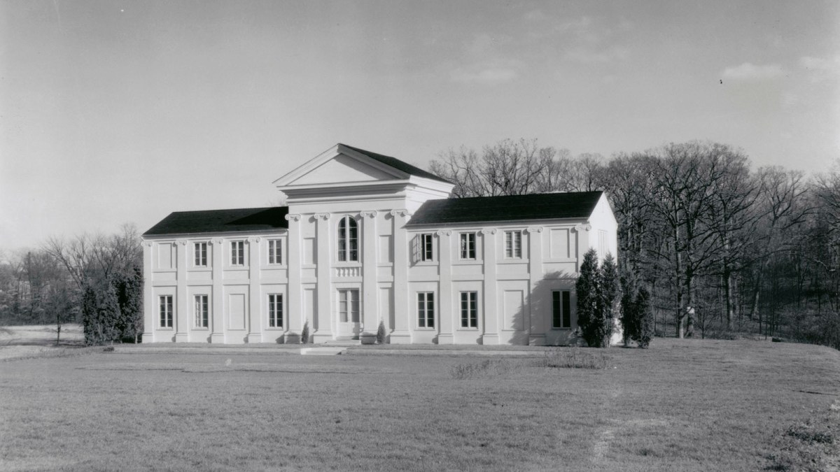 Hidden in Plain Sight: A 360-Video Tour of the Austin House in Hartford ...