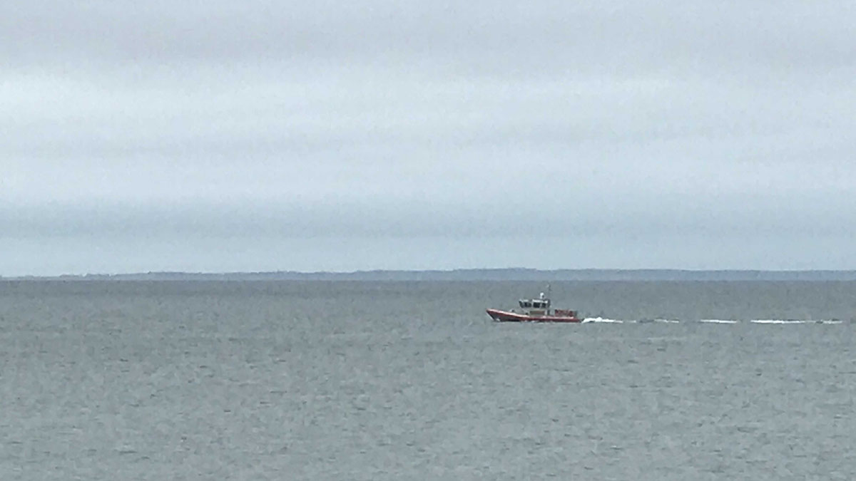 5 People Rescued After Boat Hits Rocks, Overturns in Bridgeport – NBC ...
