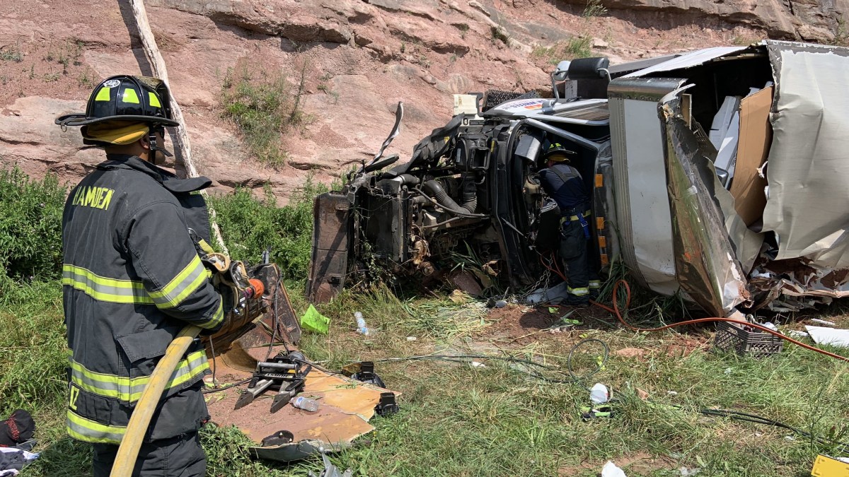 Person Trapped After Box Truck Crash in Hamden – NBC Connecticut