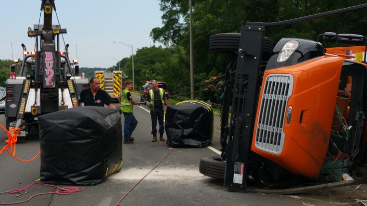 Truck Towing Wood Chipper Gets in Accident on I-95 in Westport – NBC ...