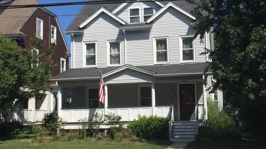 Flag Put Up Outside Sen. John McCain’s Childhood Home in New London ...