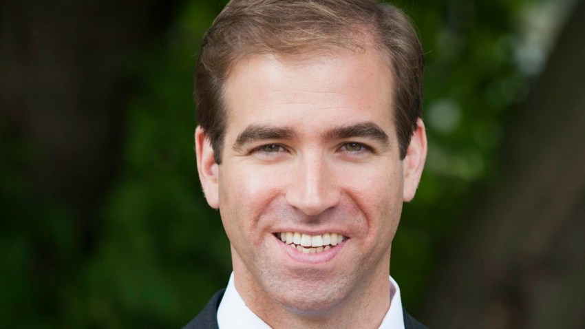 Mayor-Elect Bronin Forgoes Inaugural Ball – NBC Connecticut Mayor-Elect Bronin Forgoes Inaugural Ball – NBC Connecticut