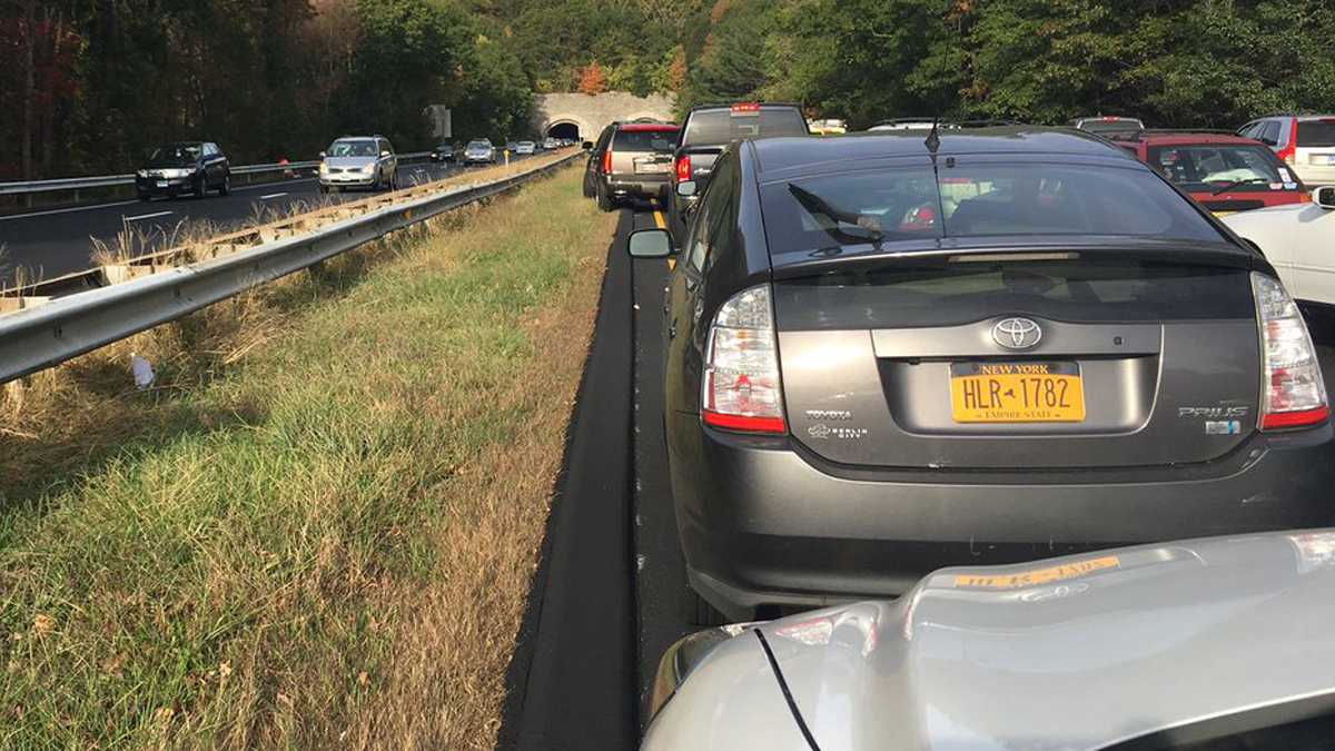 Route 15 North Closed After 2 Crashes Near Heroes Tunnel – NBC Connecticut