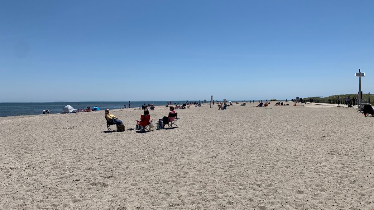 Milford Extends Order Restricting Beaches to Residents – NBC Connecticut Milford Extends Order Restricting Beaches to Residents – NBC Connecticut
