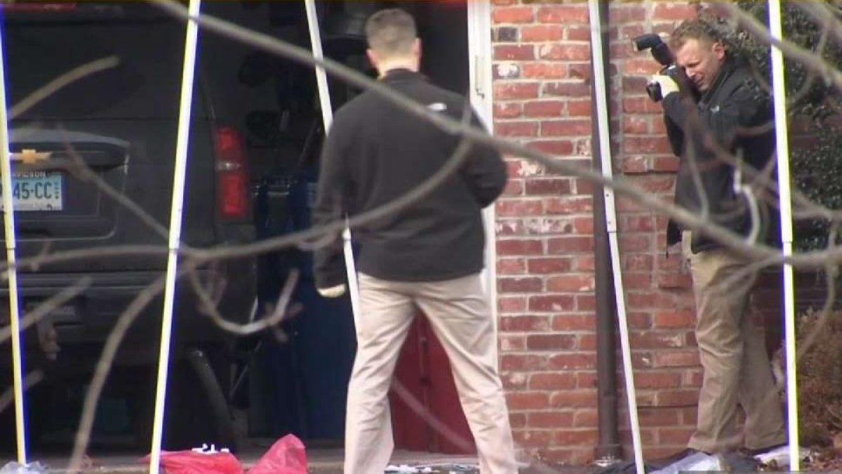 Police Execute Search Warrant at Fotis Dulos’ Home – NBC Connecticut