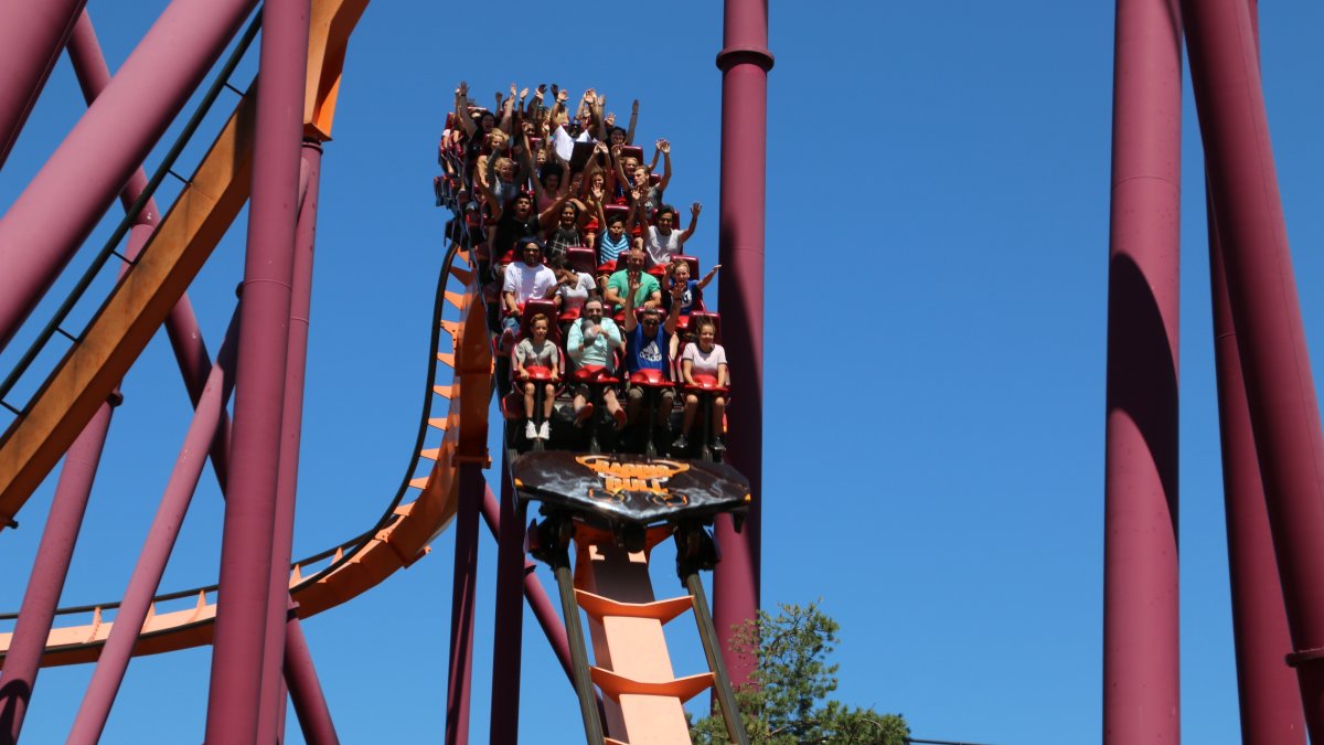 Six Flags Up First: Reopening Dates for Amusement Parks in New England ...