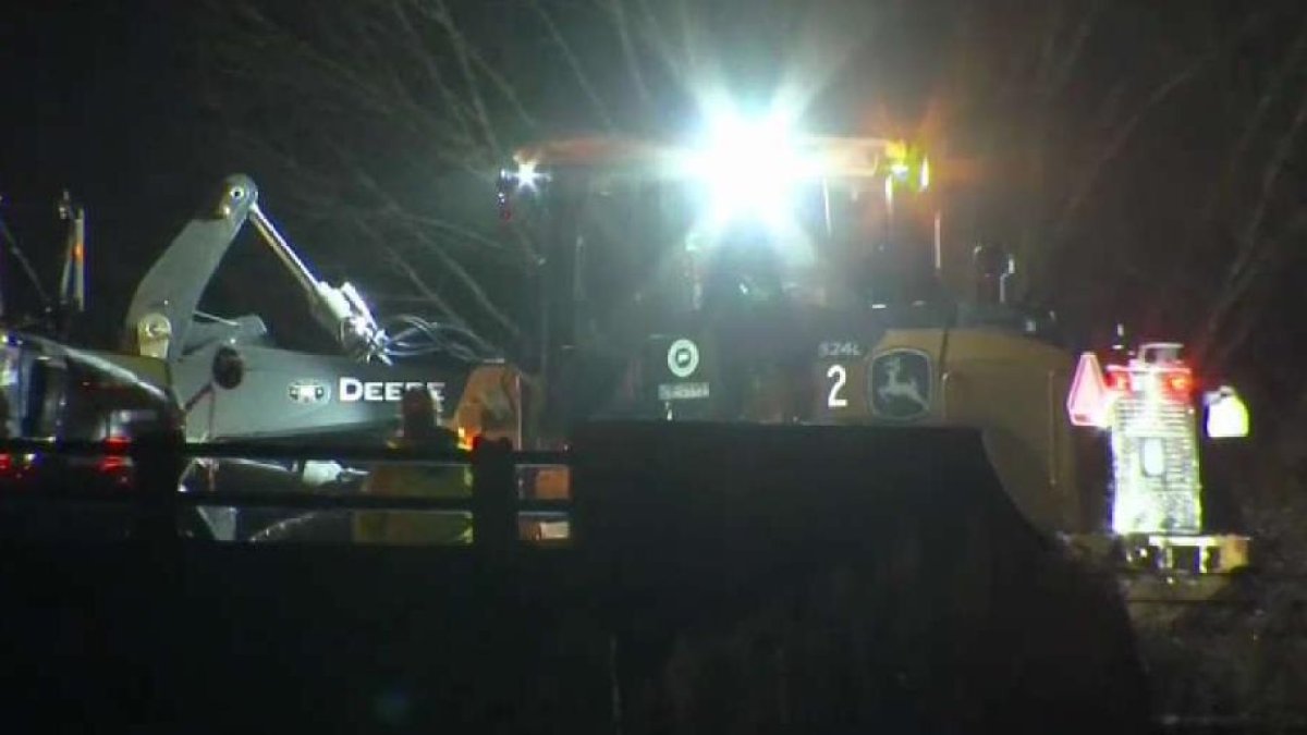Tractor Trailer Crash Closes I 95n In N Stonington For Hours Nbc