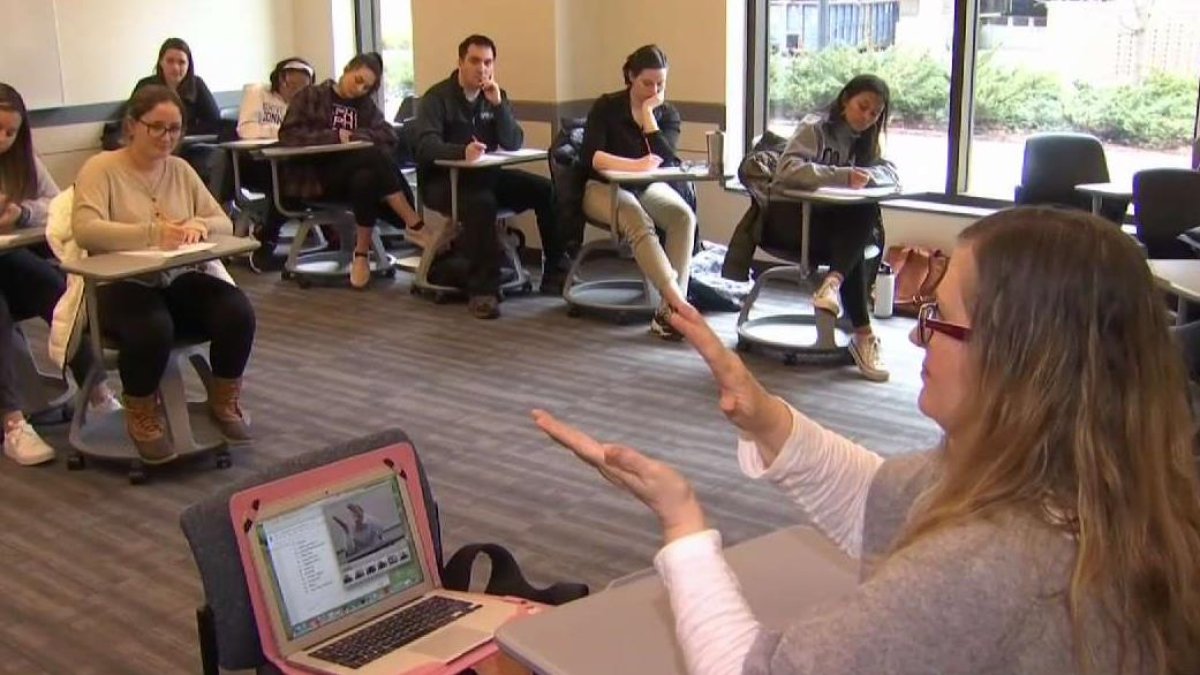 UConn Offers American Sign Language Degree – NBC Connecticut