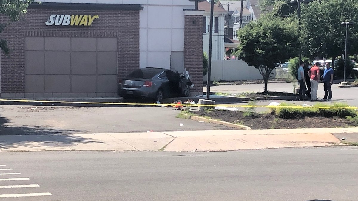 1 Dead, 1 Hurt After Shooting Leads to Car Crash on Hartford-West ...