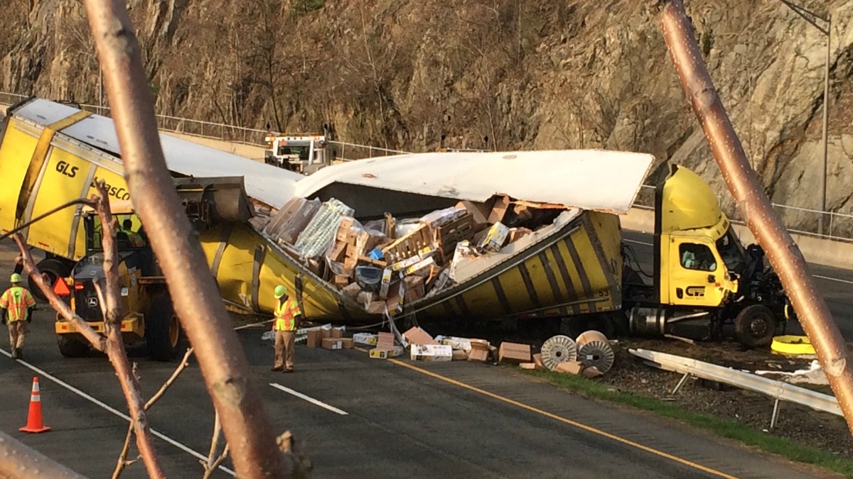 Route 8 Tractor Trailer Rollover in Waterbury Caused Heavy Delays – NBC ...