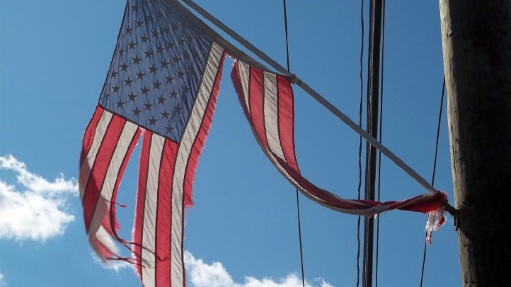 Town Removes Tattered American Flags – NBC Connecticut