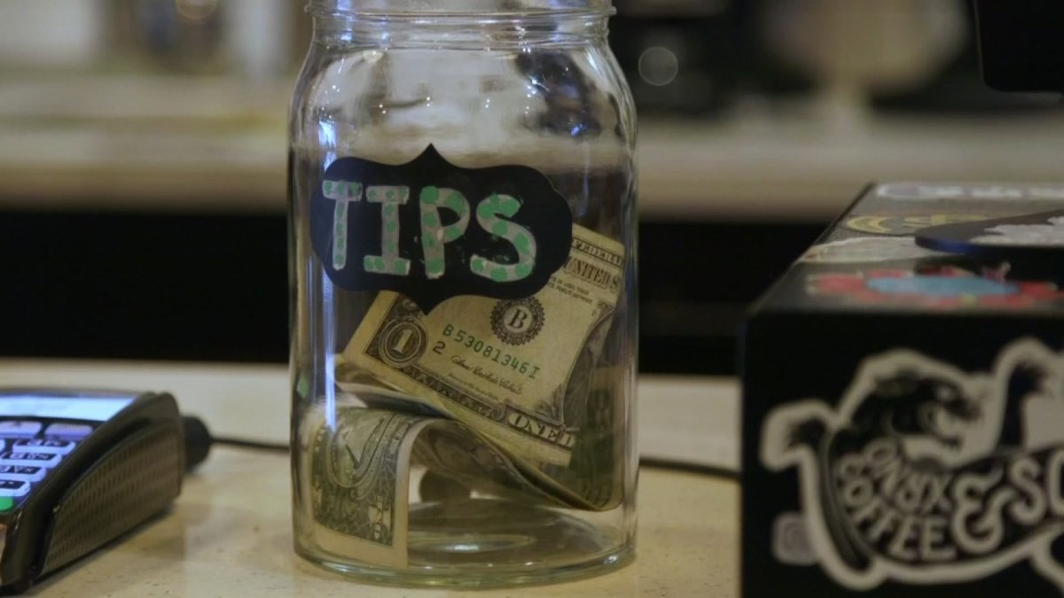 Who gets your tips? CT viral video raises concerns – NBC Connecticut
