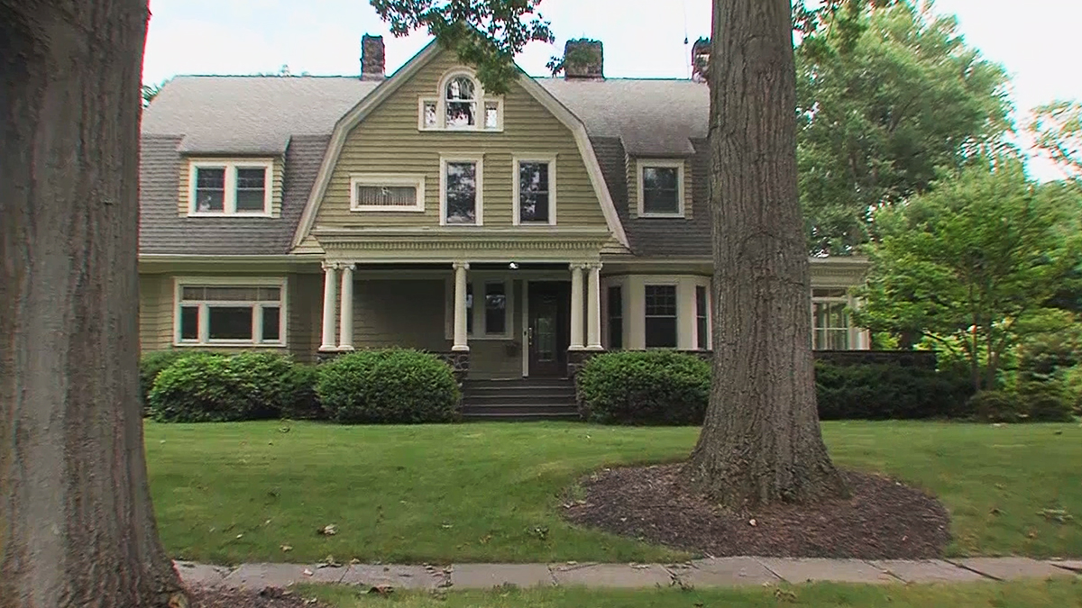 The Creepy True Story Behind ‘The Watcher’ on Netflix – NBC Connecticut