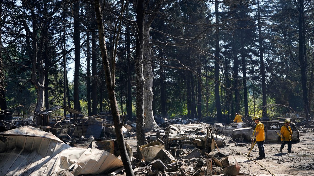 Stunned Residents Tour Oregon Town Devastated by Wildfires – NBC ...