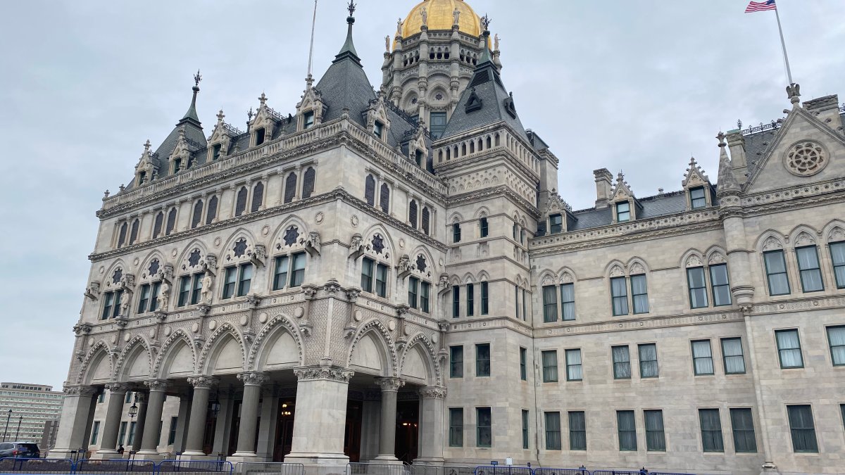 Lawmakers Return For 2022 Legislative Session Is Full of Uncertainty ...