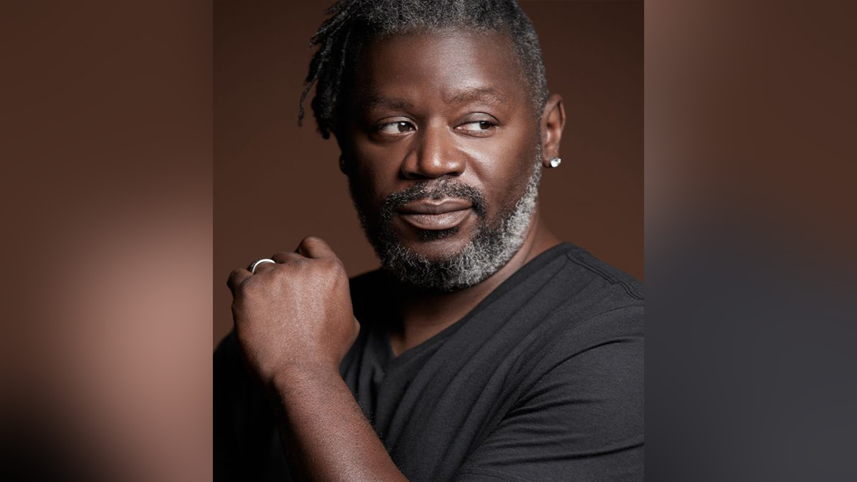 DC-Area Man Signs National Anthem in ASL at Super Bowl 55 – NBC Connecticut