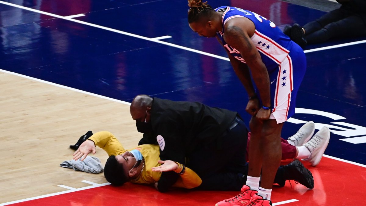 Fans Gone Wild: Spectator Runs Out on Court During Wizards-Sixers Game ...