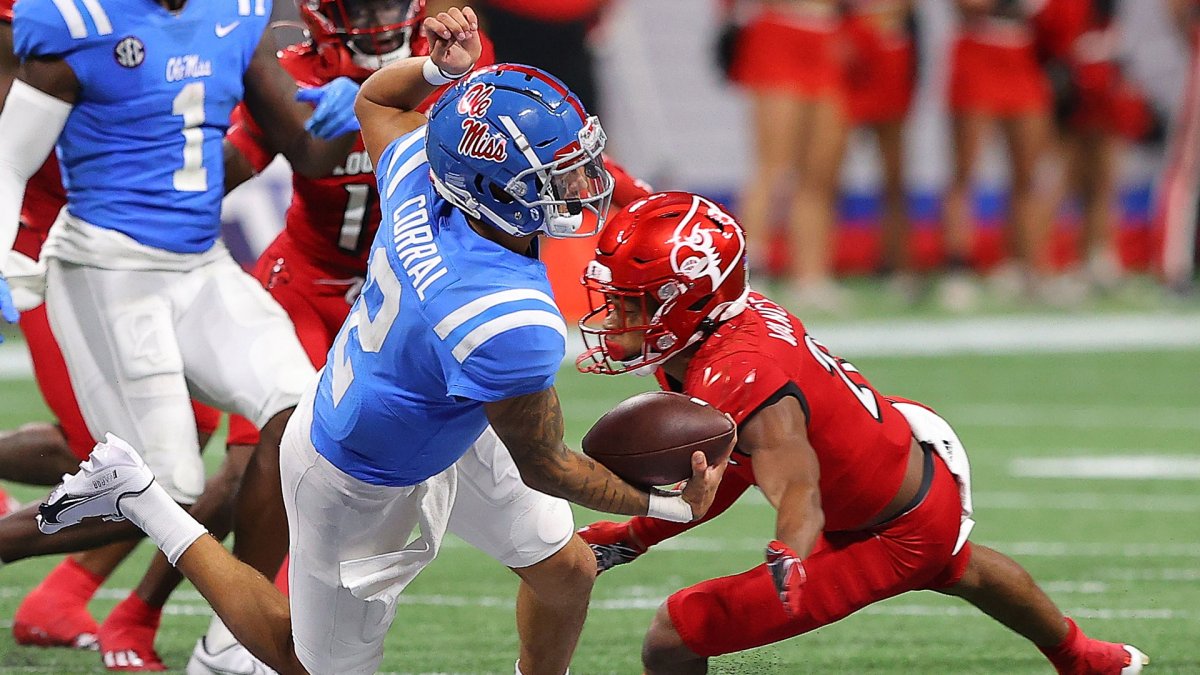 Here’s a Guide to Targeting in College Football and the NFL – NBC ...