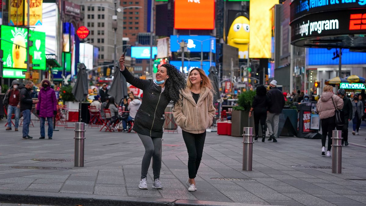 As Tourism Brightens, Times Square Hopes to Regain Luster – NBC Connecticut