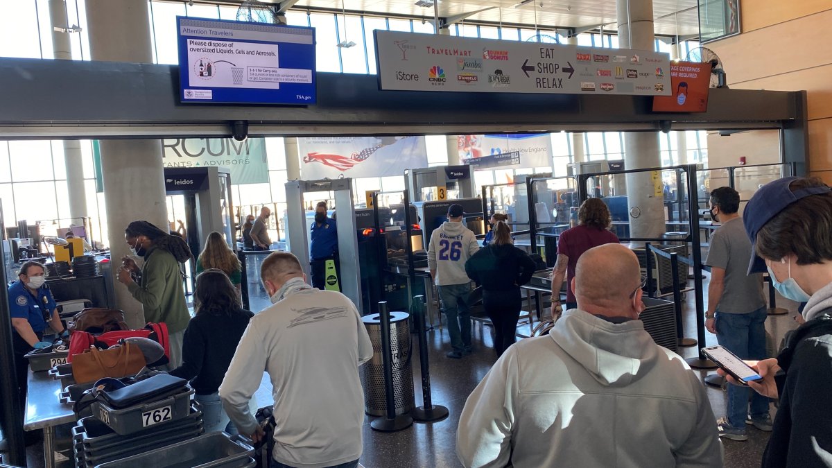 TSA Worker Vaccine Mandate Scheduled to Start Right Before Thanksgiving ...