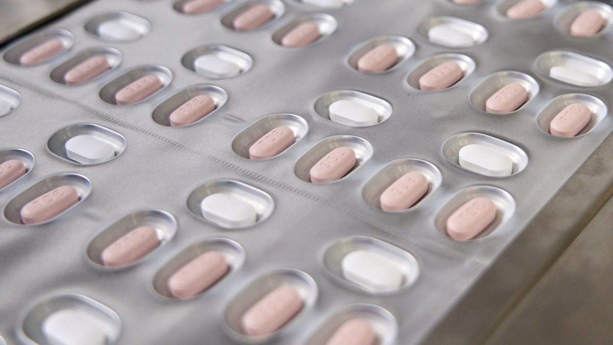 EXPLAINER: New Easy-To-Use COVID-19 Pills Come With a Catch – NBC ...