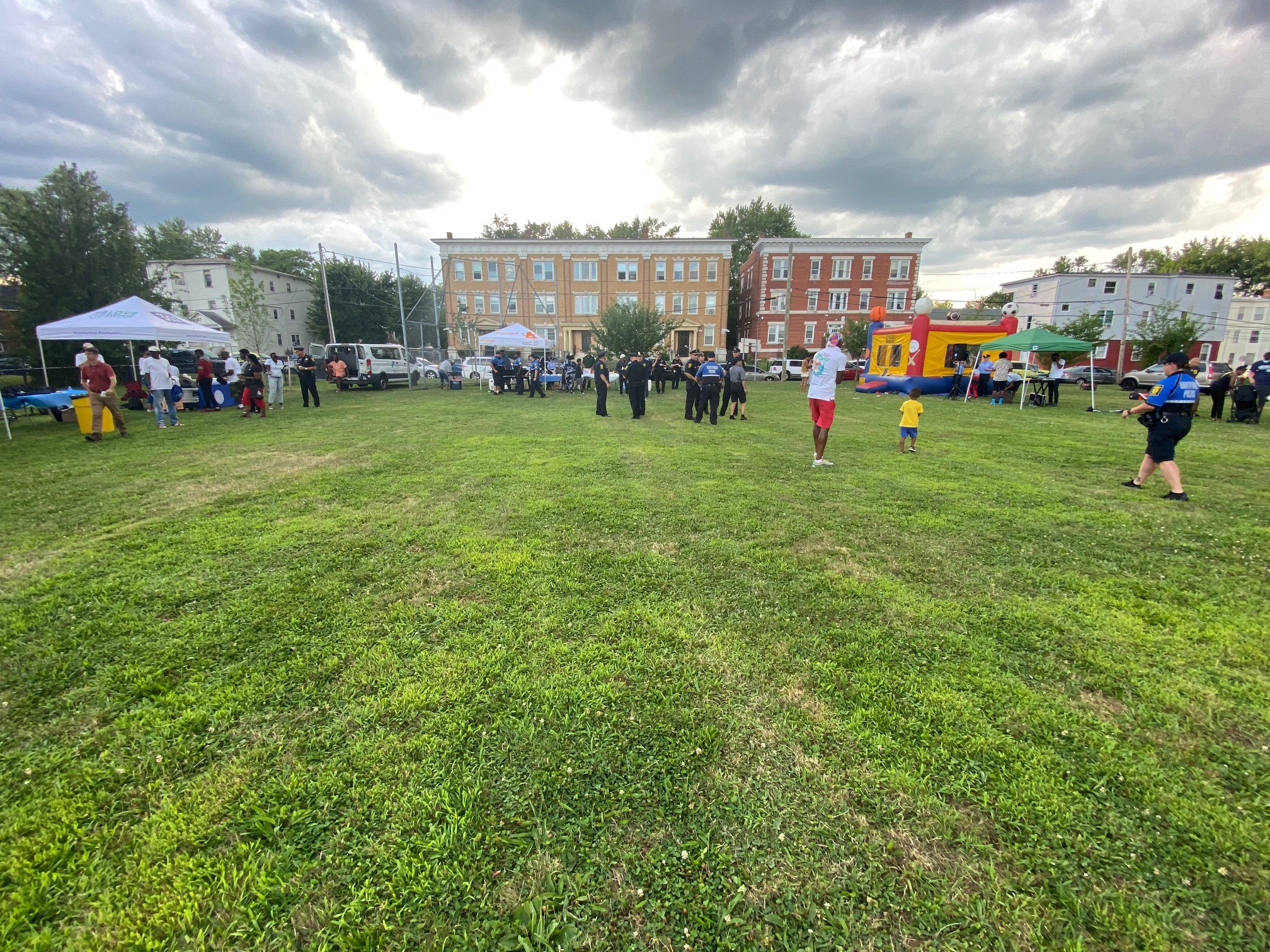 Firefighter Injured While Battling Blaze in Windsor Locks – NBC Connecticut
