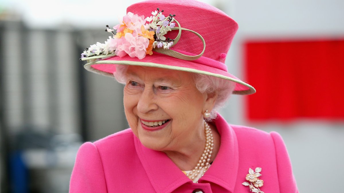Why Queen Elizabeth Always Wore Bright Colors – NBC Connecticut