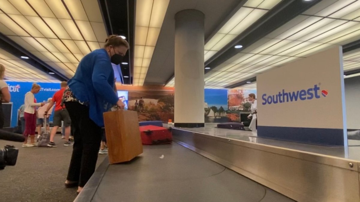 Final Flights Out of Florida Bring Travelers to Bradley Airport Before ...