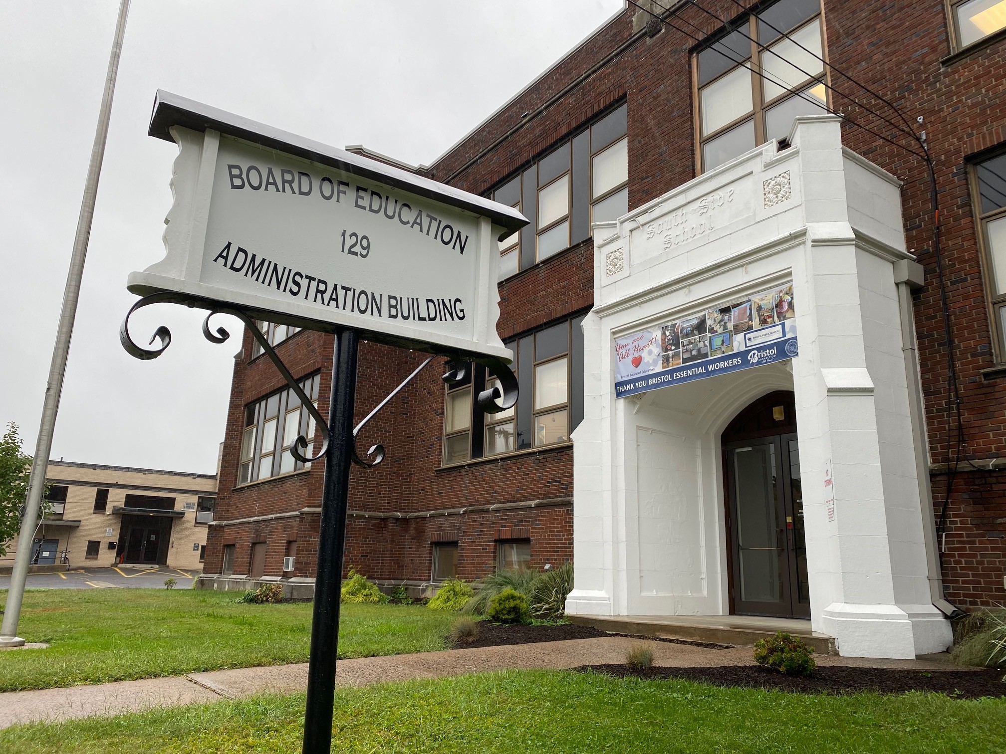 State Workers Could Soon Get Pink Slips – NBC Connecticut