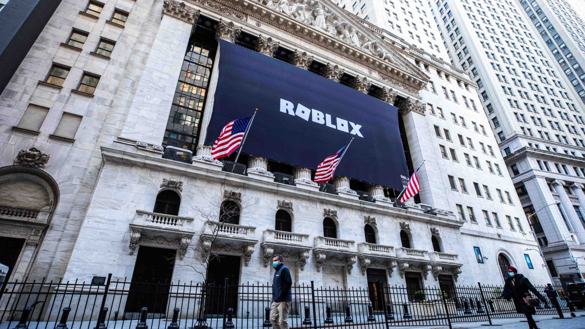 Roblox Shares Sink After Reporting Bigger Loss Than Expected – NBC ...