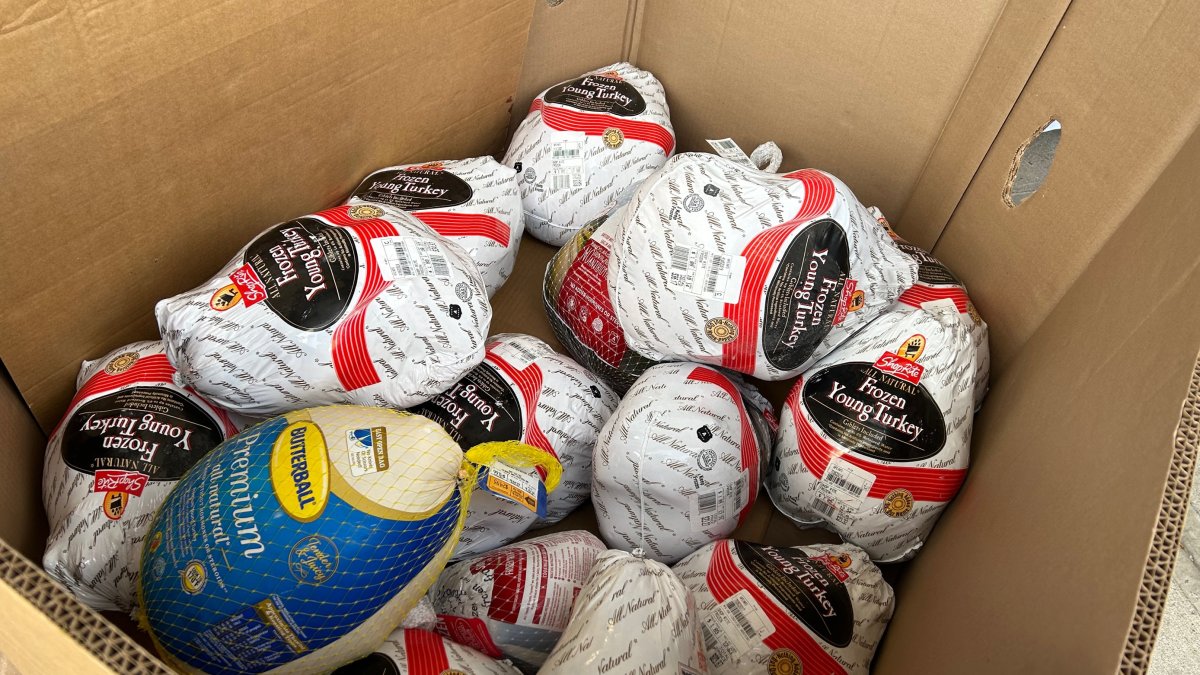Connecticut Foodshare holds annual Turkey Drive at Goodwin University ...