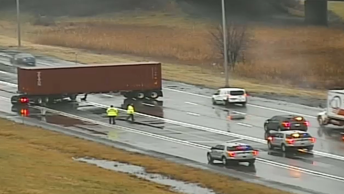 No Injuries Reported After Truck Jackknifed on I-84 East in Manchester – NBC Connecticut