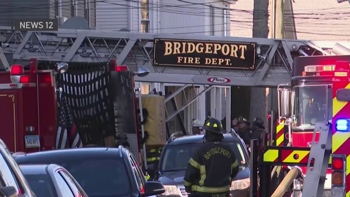 30 People Displaced After Fire Spreads to 2 Homes in Bridgeport – NBC ...