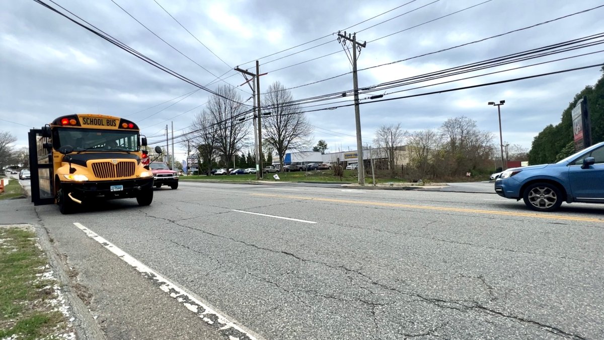 Waterford Police Crack Down on Drivers Passing Stopped School Buses – NBC Connecticut
