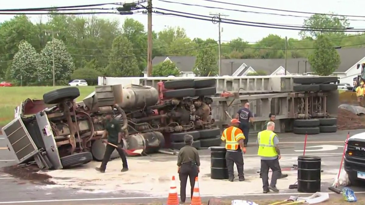Tractor-Trailer Rollover Closes Route 20 in East Granby – NBC Connecticut Tractor-Trailer Rollover Closes Route 20 in East Granby – NBC Connecticut