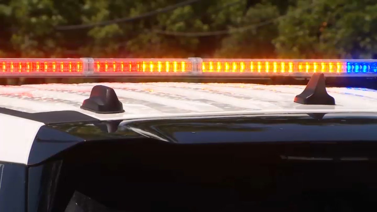 Woman killed after crashing into tree in Woodbridge – NBC Connecticut