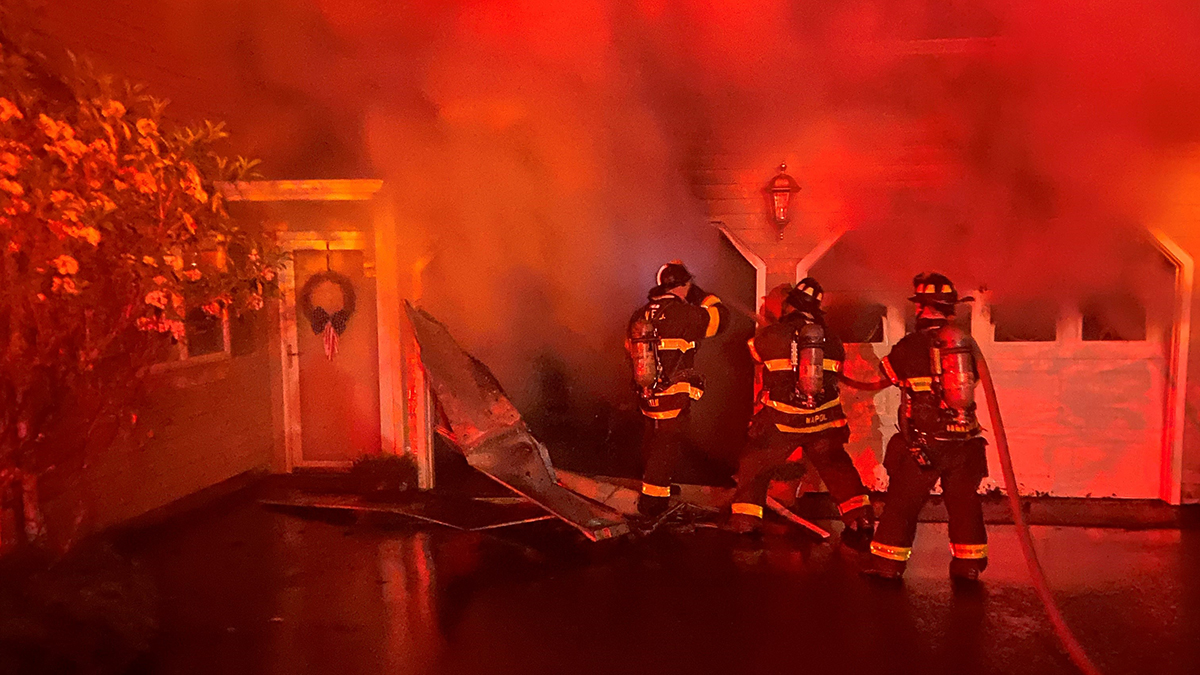 Two Cars Damaged in Garage Fire in Norwalk – NBC Connecticut