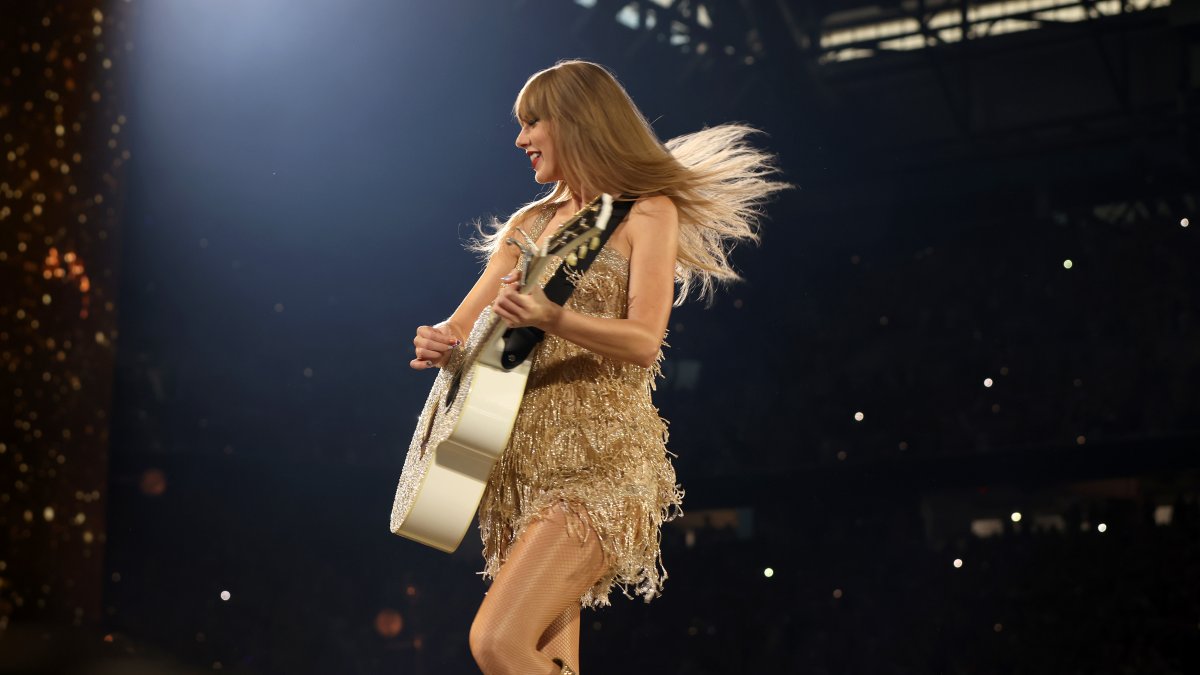 Taylor Swift addresses Cincinnati’s stage malfunction on The Eras Tour ...