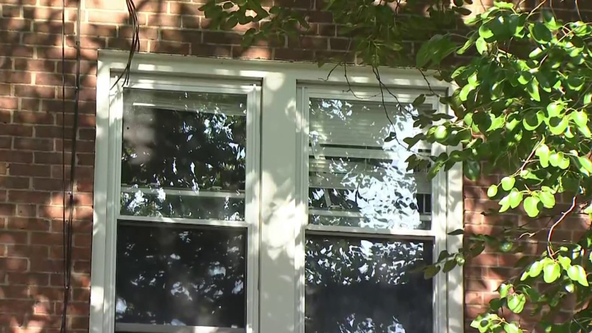 2-Year-Old ‘Unlikely to Survive’ After Fall From 3rd Floor Window in ...