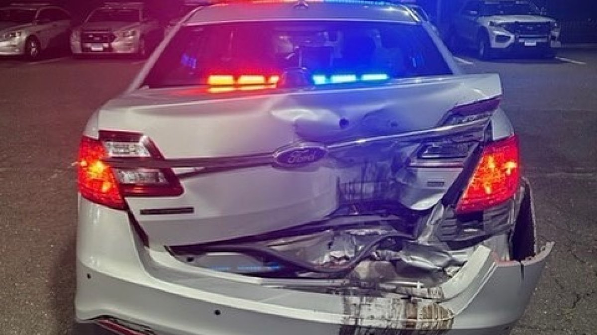 Tire comes off of tractor trailer, hits State Police cruiser on I-95 ...