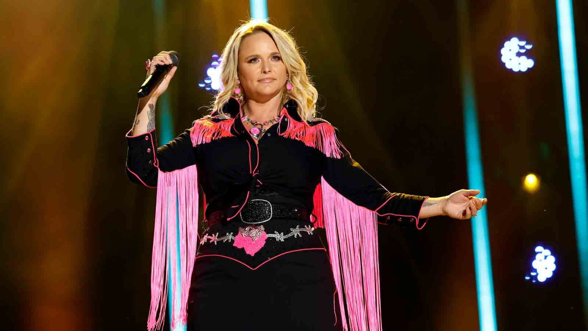 ‘Appalled’ Miranda Lambert fan speaks out after singer busts her for ...