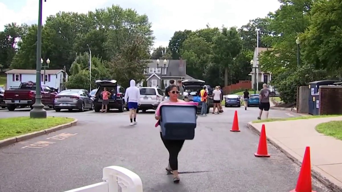 CCSU students, including first year, move in – NBC Connecticut
