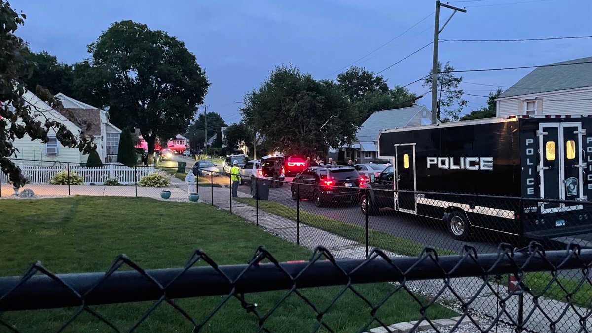 Bristol man who barricaded himself inside home made threats against ...