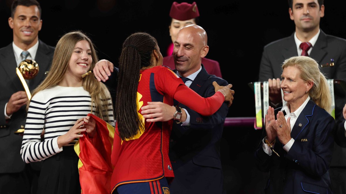 Spain’s Luis Rubiales criticized for behavior at Women’s World Cup ...