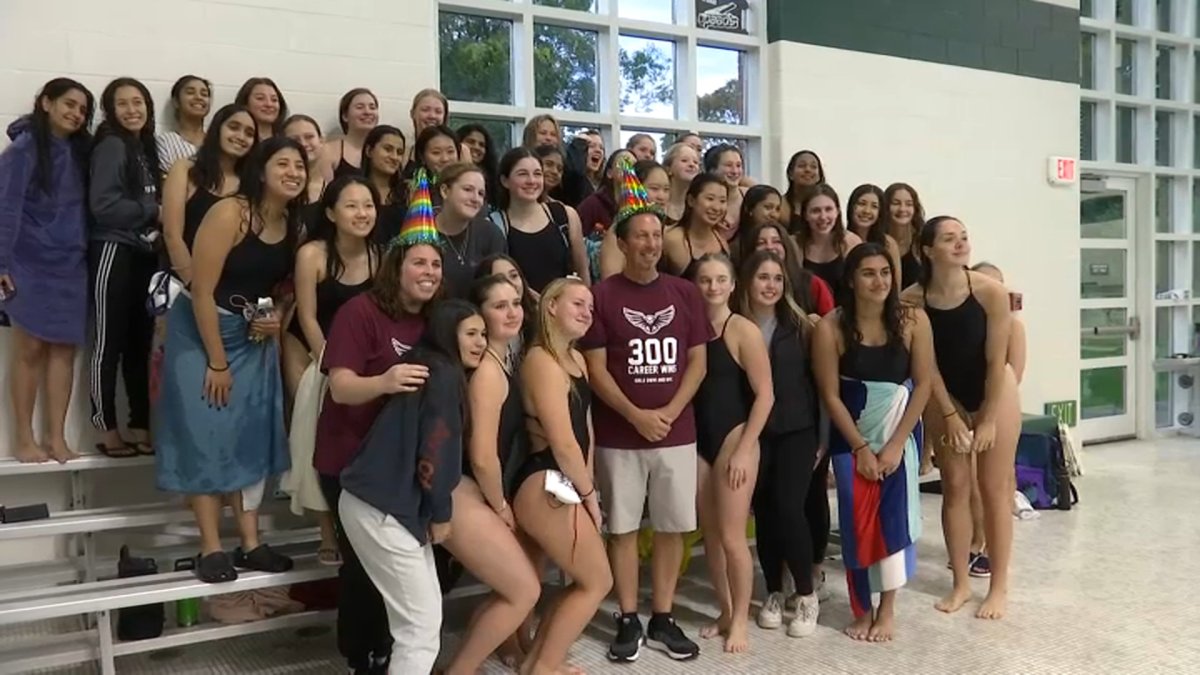 Farmington’s Scott Ferrigno earns 300th win with girls swim team – NBC Connecticut
