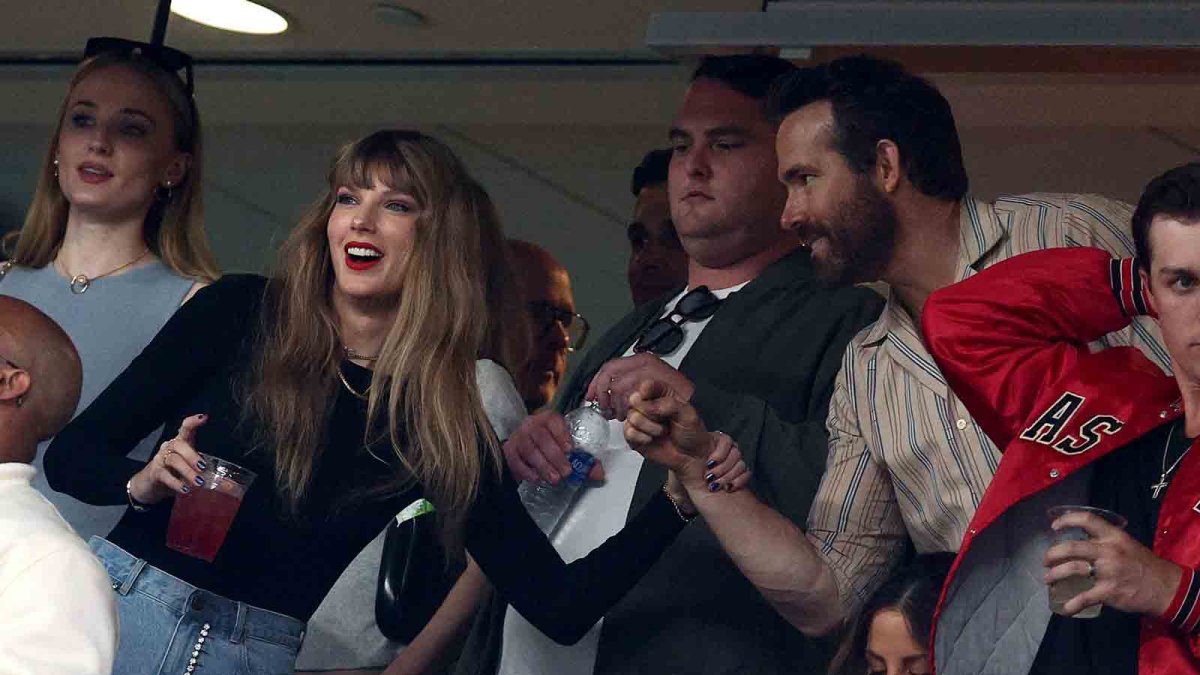 Taylor Swift attends Chiefs-Jets with A-list celebrities – NBC Connecticut