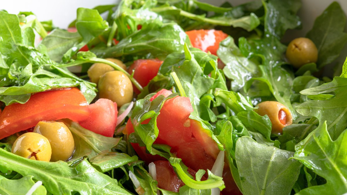 Customer sues Chopt after claiming to find manager’s finger in salad ...