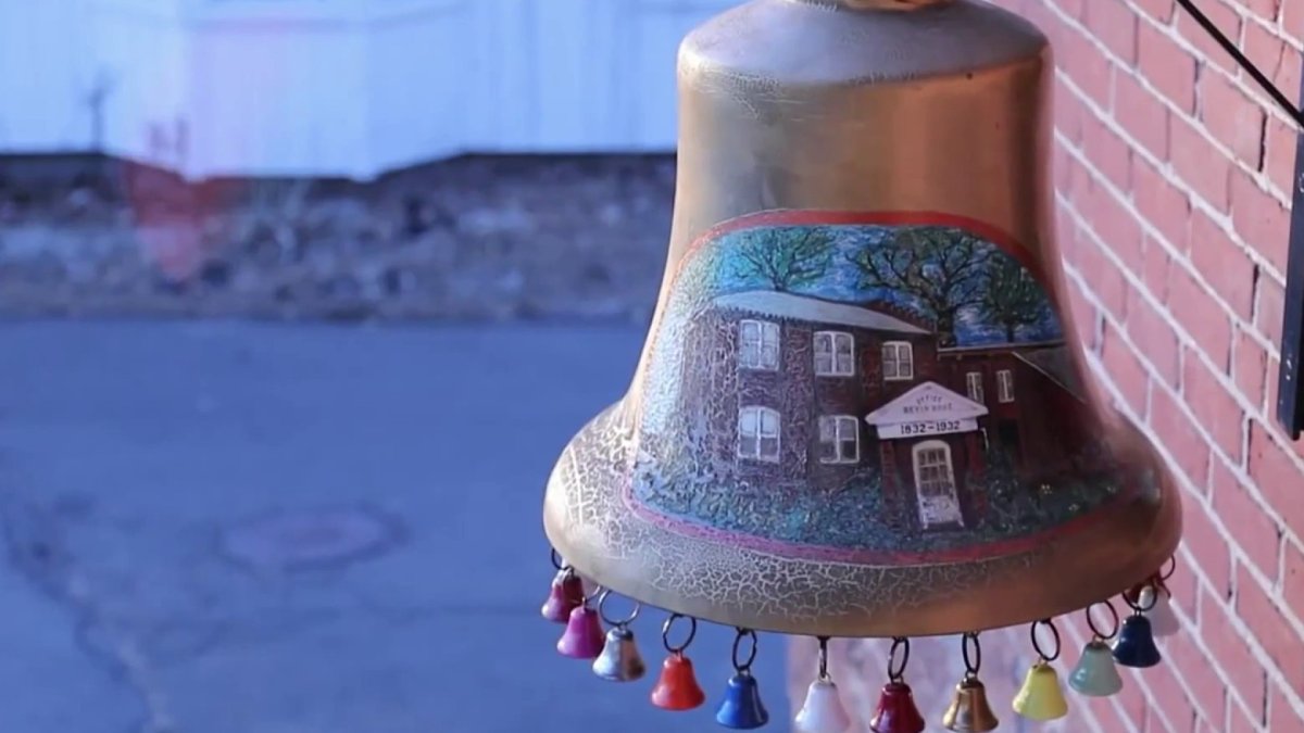 CT LIVE!: East Hampton’s Bevin Bros. help sound in the Christmas ...