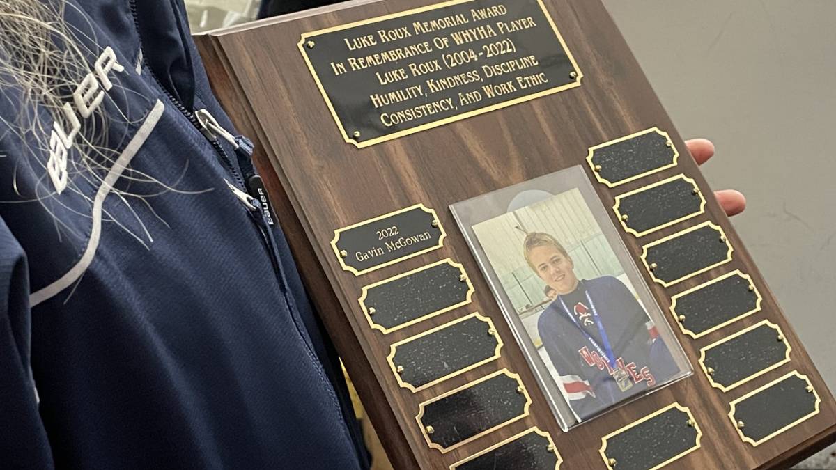 Hockey player killed in crash remembered at West Hartford rivalry game ...